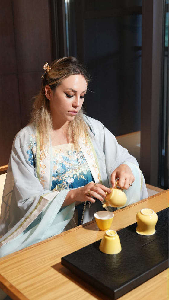 Yasmin Embraces Ancient Chinese Culture on Shenyu Island